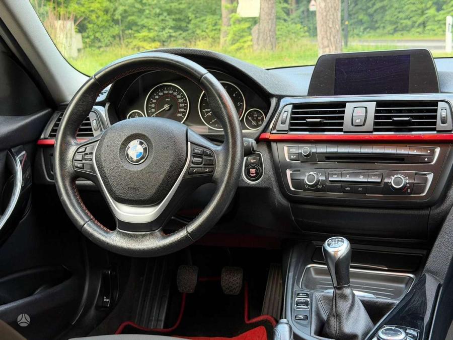 White BMW 320 2014 in Vilnius, with an engine capacity of 2.00 L and mileage of 270 thousand km for 5990 €, photo 28 on AUTOMOTO.COM.LV