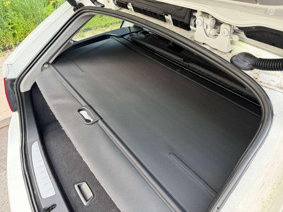 White BMW 320 2014 in Vilnius, with an engine capacity of 2.00 L and mileage of 270 thousand km for 5990 €, photo 31 on AUTOMOTO.COM.LV