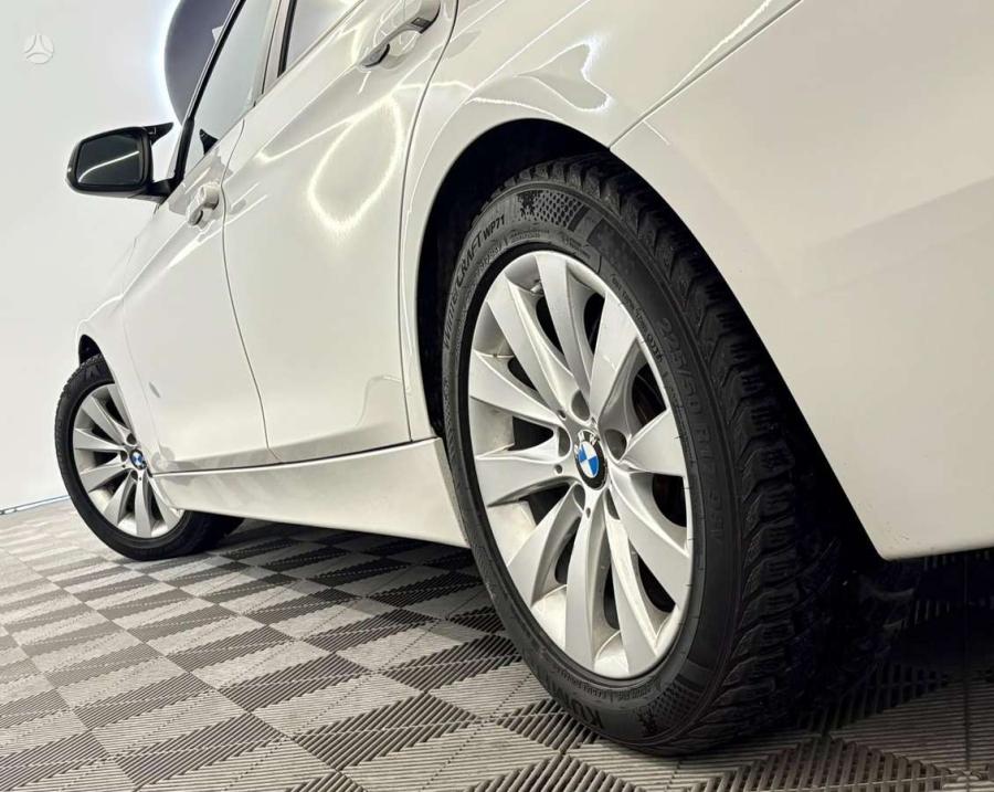 Balts BMW 320 2014 Marijampole, ar dzinēja tilpumu 2.00 L un nobraukumu 277 tūkst. km par 8999 €, foto 21 vietnē AUTOMOTO.COM.LV