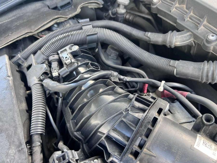 White BMW 320 2015 in Siauliai, with an engine capacity of 2.00 L and mileage of 204 thousand km for 12250 €, photo 14 on AUTOMOTO.COM.LV
