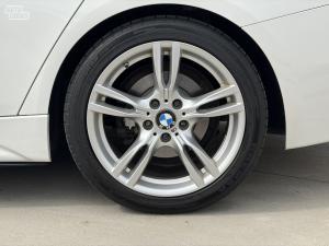 White BMW 320 2015 in Vilnius, with an engine capacity of 2.00 L and mileage of 355 thousand km for 10950 €, photo 14 on AUTOMOTO.COM.LV