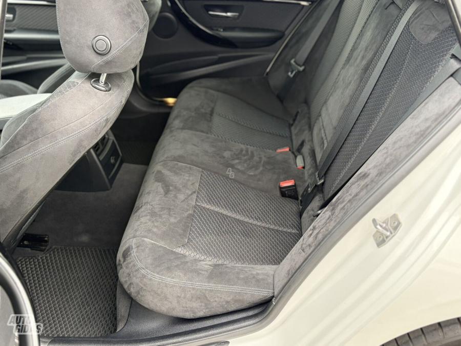 White BMW 320 2015 in Vilnius, with an engine capacity of 2.00 L and mileage of 355 thousand km for 10950 €, photo 33 on AUTOMOTO.COM.LV