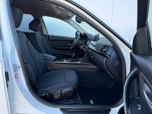 Balts BMW 320 2015 Viljandi, ar dzinēja tilpumu 2.00 L un nobraukumu 272 tūkst. km par 10499 €, foto 9 vietnē AUTOMOTO.COM.LV