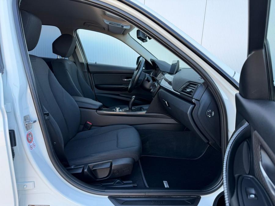 Balts BMW 320 2015 Viljandi, ar dzinēja tilpumu 2.00 L un nobraukumu 272 tūkst. km par 10499 €, foto 19 vietnē AUTOMOTO.COM.LV