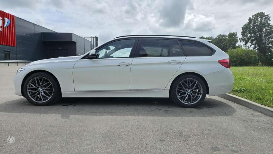 Balts BMW 320 2015 Kretinga, ar dzinēja tilpumu 2.00 L un nobraukumu 305 tūkst. km par 9500 €, foto 4 vietnē AUTOMOTO.COM.LV