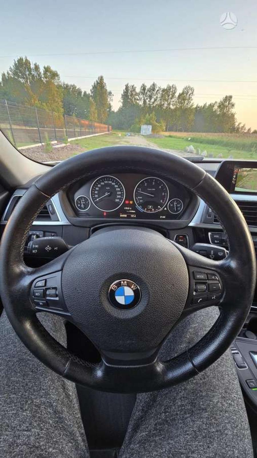 Balts BMW 320 2015 Kretinga, ar dzinēja tilpumu 2.00 L un nobraukumu 305 tūkst. km par 9500 €, foto 14 vietnē AUTOMOTO.COM.LV