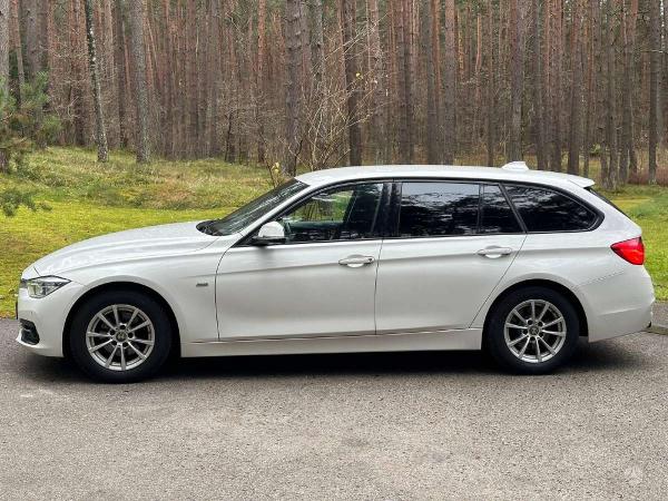 White BMW 320 2016 in Vilnius, with an engine capacity of 2.00 L and mileage of 295 thousand km for 9190 €, photo 3 on AUTOMOTO.COM.LV
