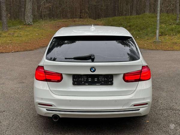 White BMW 320 2016 in Vilnius, with an engine capacity of 2.00 L and mileage of 295 thousand km for 9190 €, photo 5 on AUTOMOTO.COM.LV