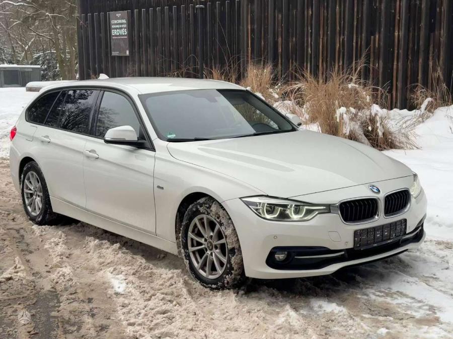 White BMW 320 2016 in Vilnius, with an engine capacity of 2.00 L and mileage of 295 thousand km for 9490 €, photo 11 on AUTOMOTO.COM.LV