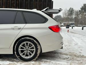 White BMW 320 2016 in Vilnius, with an engine capacity of 2.00 L and mileage of 295 thousand km for 9490 €, photo 15 on AUTOMOTO.COM.LV