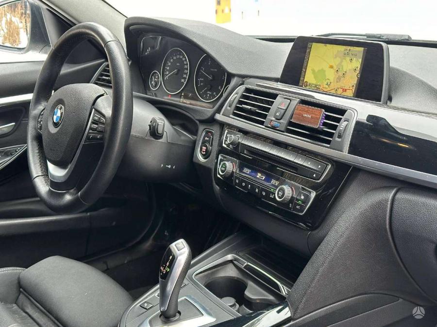 Balts BMW 320 2016 Viļņa, ar dzinēja tilpumu 2.00 L un nobraukumu 295 tūkst. km par 9490 €, foto 21 vietnē AUTOMOTO.COM.LV