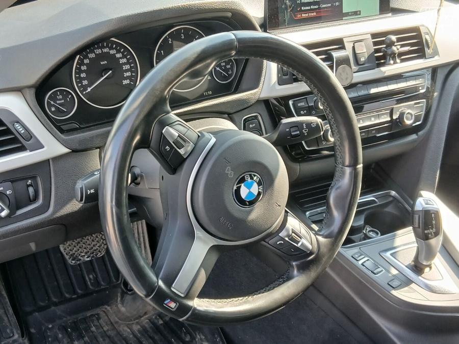 White BMW 320 2016 in Panevezys, with an engine capacity of 2.00 L and mileage of 313 thousand km for 10500 €, photo 12 on AUTOMOTO.COM.LV