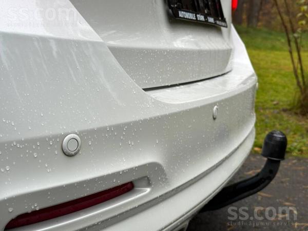 White BMW 320 2016 in Vilnius, with an engine capacity of 2.00 L and mileage of 268 thousand km for 9690 €, photo 6 on AUTOMOTO.COM.LV