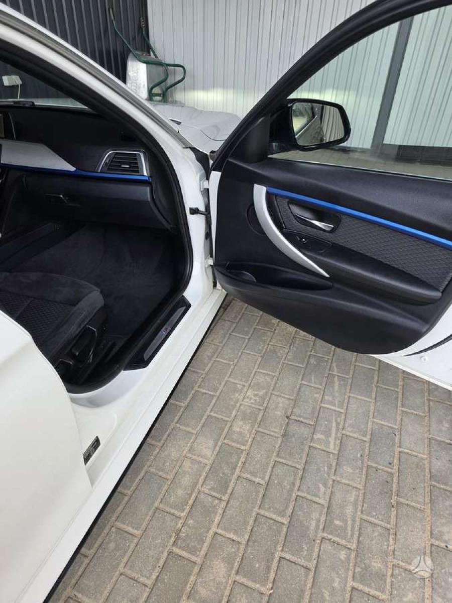 White BMW 320 2016 in Vilnius, with an engine capacity of 2.00 L and mileage of 170 thousand km for 11000 €, photo 15 on AUTOMOTO.COM.LV
