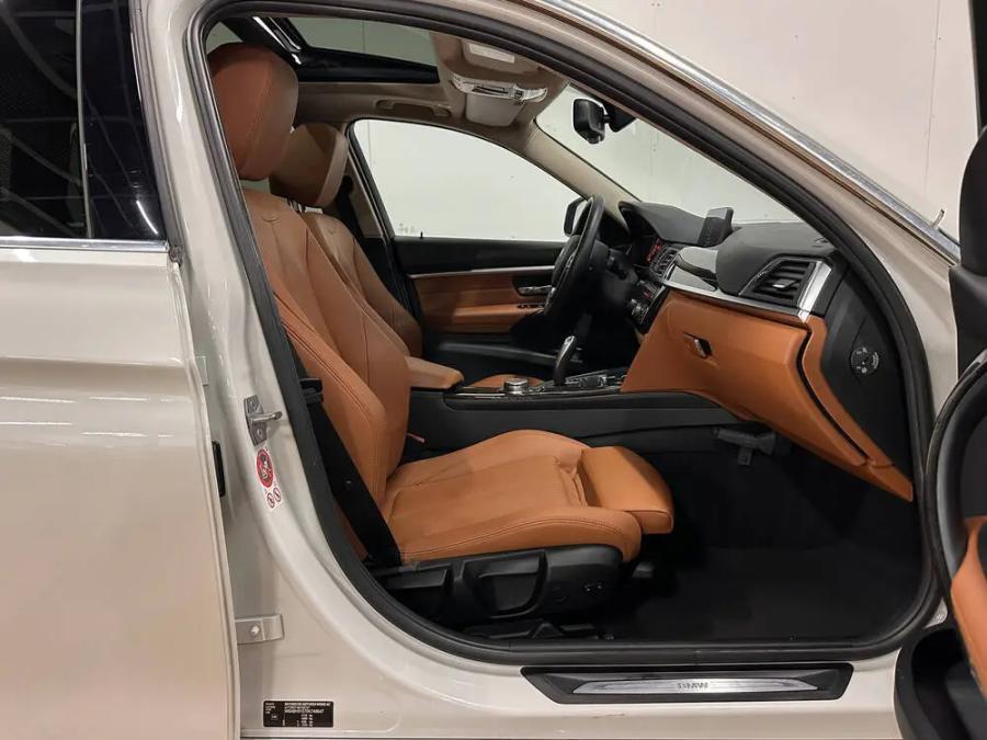 Balts BMW 320 2016 Jūrmala, ar dzinēja tilpumu 2.00 L un nobraukumu 241 tūkst. km par 13450 €, foto 26 vietnē AUTOMOTO.COM.LV