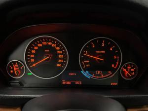 Balts BMW 320 2016 Jūrmala, ar dzinēja tilpumu 2.00 L un nobraukumu 241 tūkst. km par 13450 €, foto 40 vietnē AUTOMOTO.COM.LV
