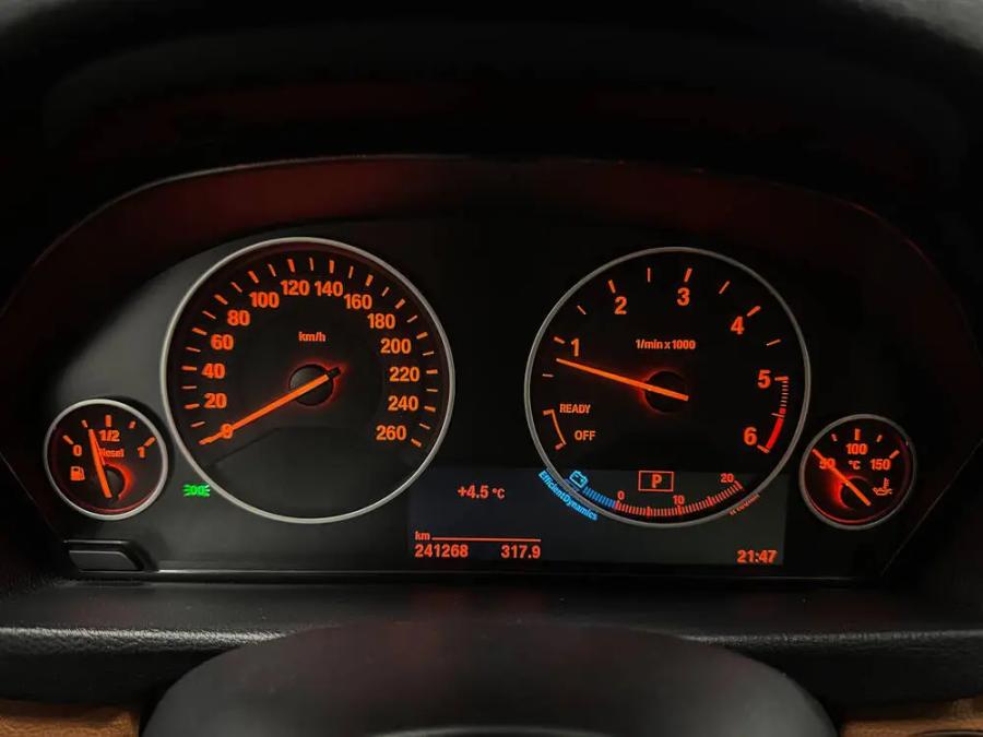 Balts BMW 320 2016 Jūrmala, ar dzinēja tilpumu 2.00 L un nobraukumu 241 tūkst. km par 13450 €, foto 40 vietnē AUTOMOTO.COM.LV