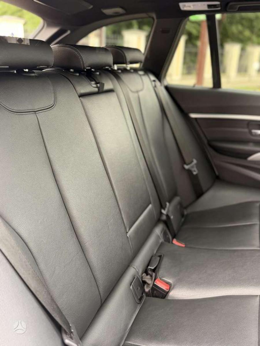 White BMW 320 2016 in Vilkaviskis, with an engine capacity of 2.00 L and mileage of 287 thousand km for 13800 €, photo 18 on AUTOMOTO.COM.LV