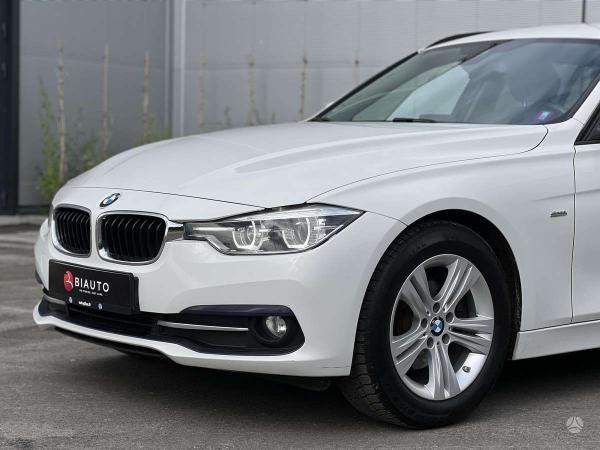 White BMW 320 2016 in Utena, with an engine capacity of 2.00 L and mileage of 281 thousand km for 9350 €, photo 8 on AUTOMOTO.COM.LV