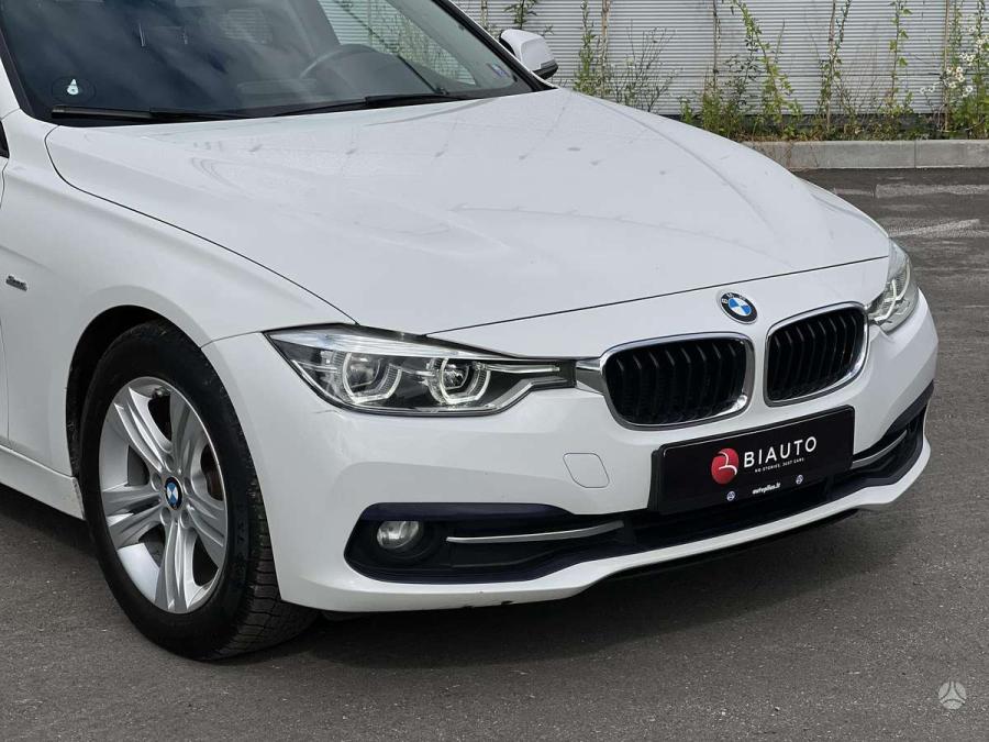 White BMW 320 2016 in Utena, with an engine capacity of 2.00 L and mileage of 281 thousand km for 9350 €, photo 12 on AUTOMOTO.COM.LV