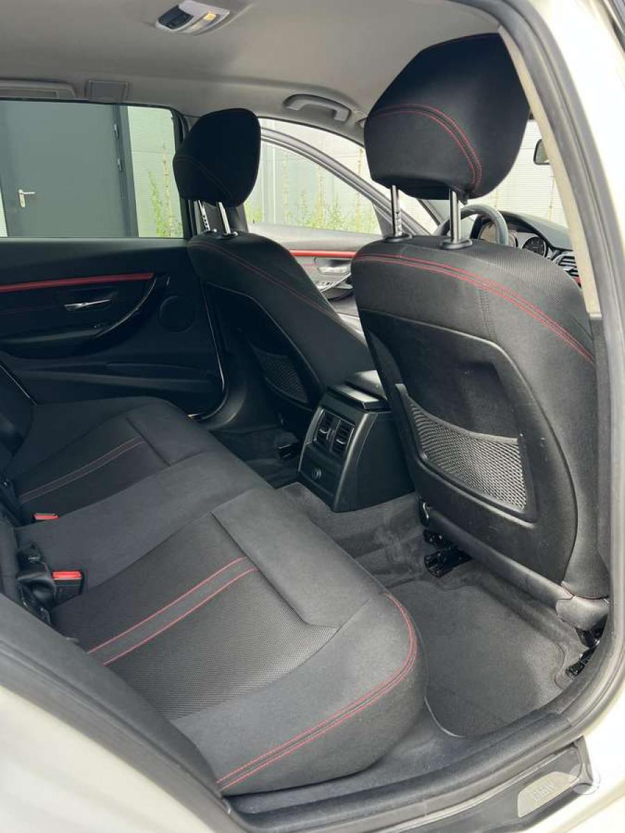 White BMW 320 2016 in Utena, with an engine capacity of 2.00 L and mileage of 281 thousand km for 9350 €, photo 27 on AUTOMOTO.COM.LV