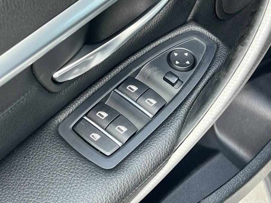 Balts BMW 320 2016 Rēzekne, ar dzinēja tilpumu 2.00 L un nobraukumu 364 tūkst. km par 10990 €, foto 21 vietnē AUTOMOTO.COM.LV