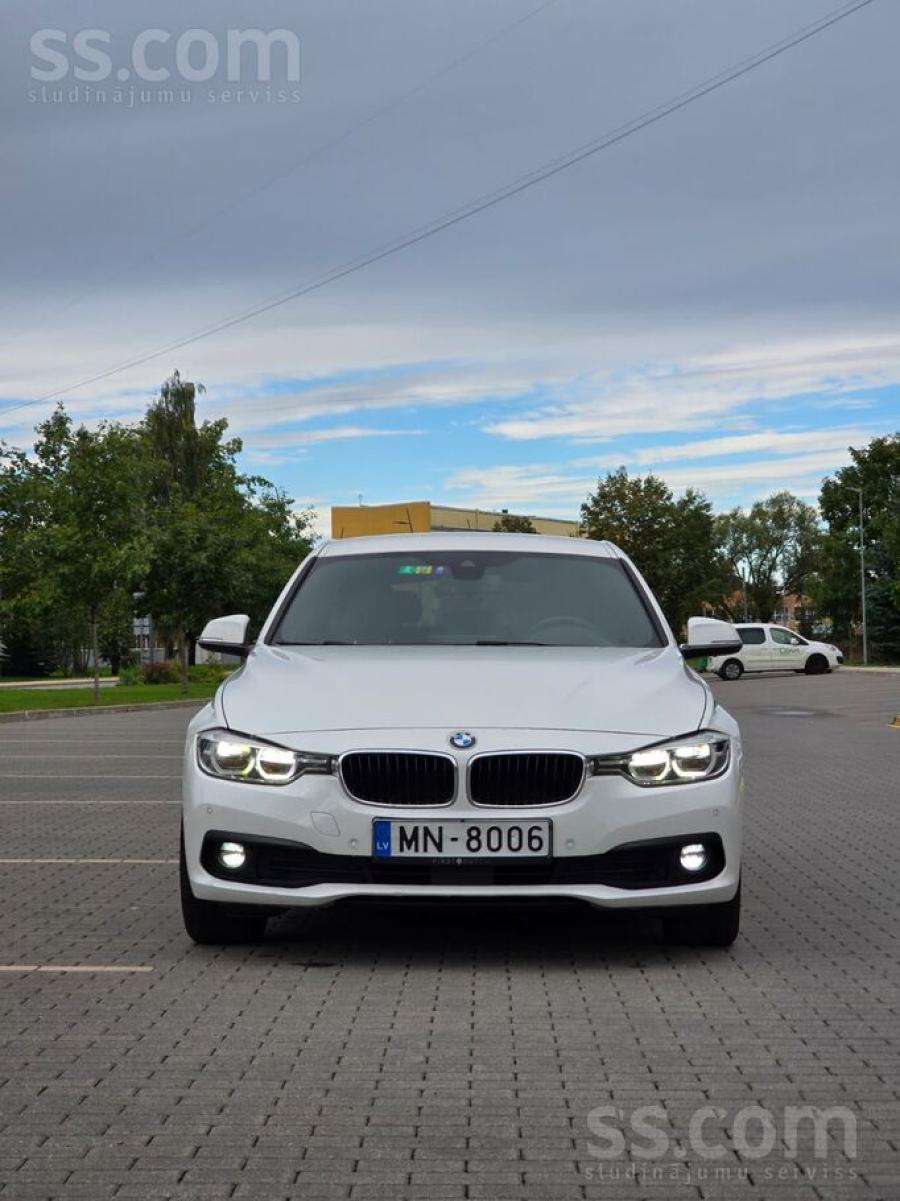 White BMW 320 2016 in Riga, with an engine capacity of 2.00 L and mileage of 300 thousand km for 9900 €, photo 3 on AUTOMOTO.COM.LV
