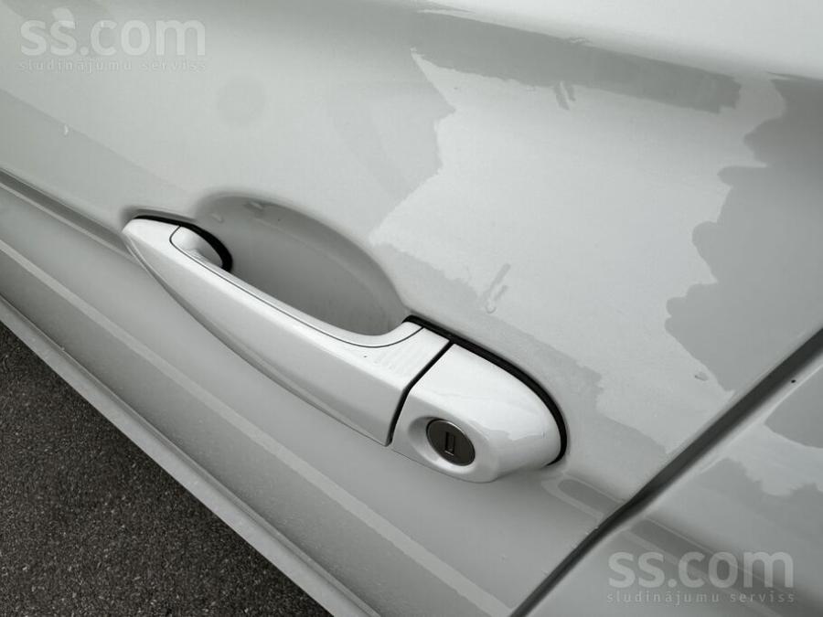 White BMW 320 2016 in Riga, with an engine capacity of 2.00 L and mileage of 270 thousand km for 9700 €, photo 7 on AUTOMOTO.COM.LV