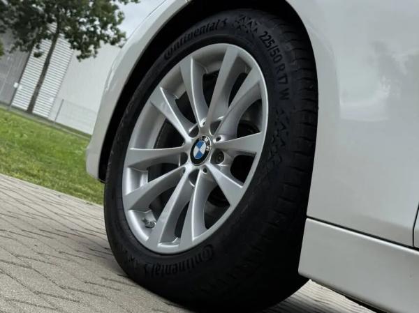White BMW 320 2017 in Riga, with an engine capacity of 2.00 L and mileage of 215 thousand km for 12990 €, photo 9 on AUTOMOTO.COM.LV