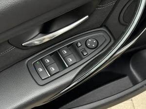 Balts BMW 320 2017 Rīga, ar dzinēja tilpumu 2.00 L un nobraukumu 215 tūkst. km par 12990 €, foto 19 vietnē AUTOMOTO.COM.LV