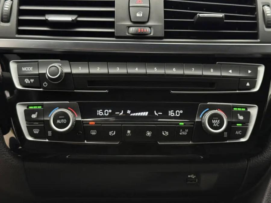 Balts BMW 320 2017 Rīga, ar dzinēja tilpumu 2.00 L un nobraukumu 215 tūkst. km par 12990 €, foto 24 vietnē AUTOMOTO.COM.LV