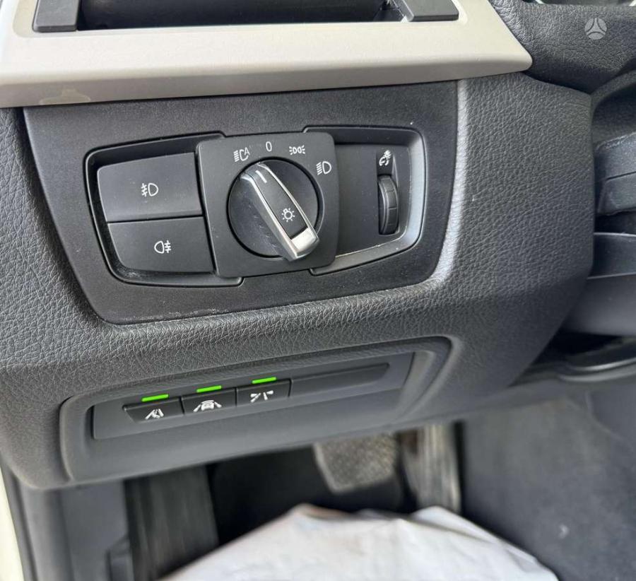 Balts BMW 320 2017 Šauļi, ar dzinēja tilpumu 2.00 L un nobraukumu 245 tūkst. km par 8700 €, foto 14 vietnē AUTOMOTO.COM.LV
