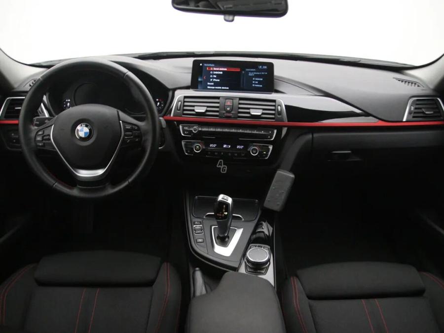 White BMW 320 2018 in Vilnius, with an engine capacity of 2.00 L and mileage of 207 thousand km for 13599 €, photo 3 on AUTOMOTO.COM.LV