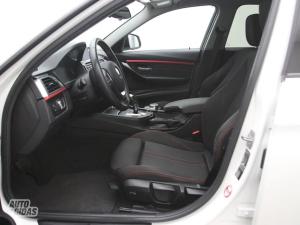 White BMW 320 2018 in Vilnius, with an engine capacity of 2.00 L and mileage of 207 thousand km for 13599 €, photo 5 on AUTOMOTO.COM.LV