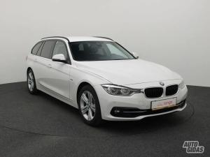 White BMW 320 2018 in Vilnius, with an engine capacity of 2.00 L and mileage of 207 thousand km for 13599 €, photo 11 on AUTOMOTO.COM.LV