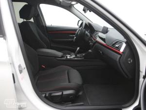 White BMW 320 2018 in Vilnius, with an engine capacity of 2.00 L and mileage of 207 thousand km for 13599 €, photo 15 on AUTOMOTO.COM.LV