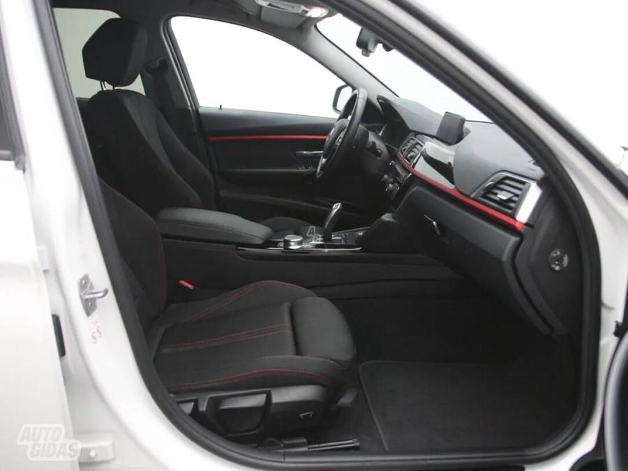 White BMW 320 2018 in Vilnius, with an engine capacity of 2.00 L and mileage of 207 thousand km for 13599 €, photo 15 on AUTOMOTO.COM.LV