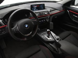 White BMW 320 2018 in Vilnius, with an engine capacity of 2.00 L and mileage of 207 thousand km for 13599 €, photo 17 on AUTOMOTO.COM.LV