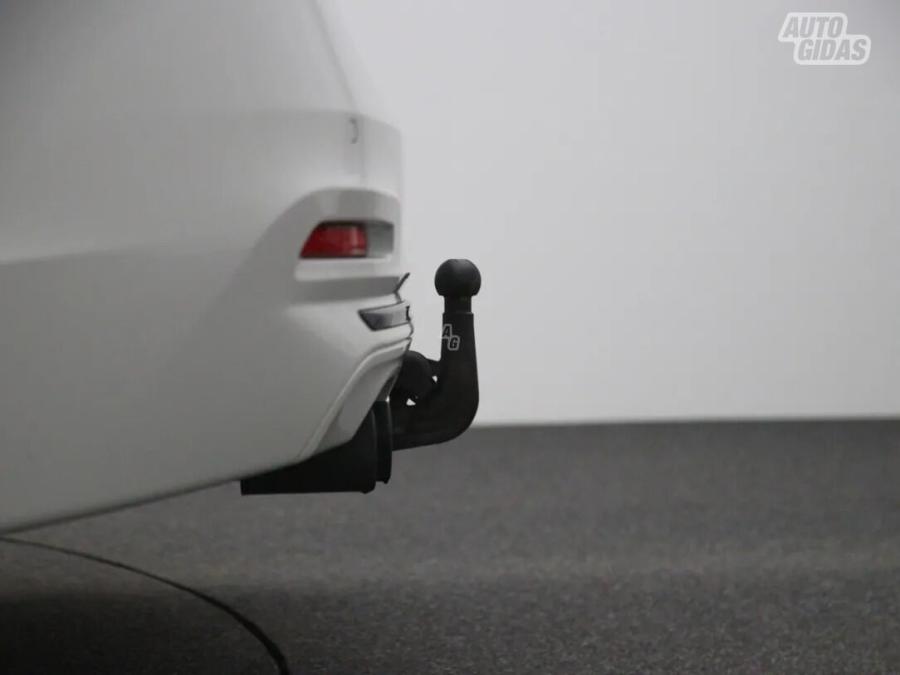 White BMW 320 2018 in Vilnius, with an engine capacity of 2.00 L and mileage of 207 thousand km for 13599 €, photo 30 on AUTOMOTO.COM.LV