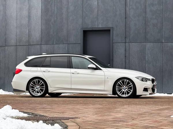 White BMW 320 2018 in Riga, with an engine capacity of 2.00 L and mileage of 151 thousand km for 11000 €, photo 3 on AUTOMOTO.COM.LV