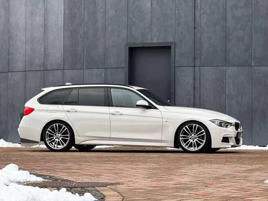 Balts BMW 320 2018 Rīga, ar dzinēja tilpumu 2.00 L un nobraukumu 151 tūkst. km par 11000 €, foto 4 vietnē AUTOMOTO.COM.LV