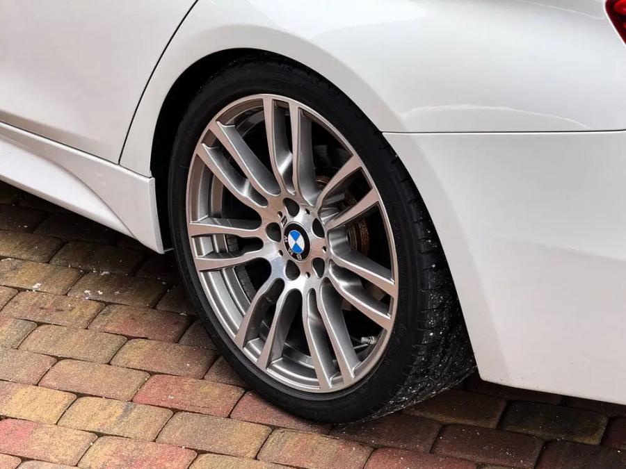 Balts BMW 320 2018 Rīga, ar dzinēja tilpumu 2.00 L un nobraukumu 151 tūkst. km par 11000 €, foto 12 vietnē AUTOMOTO.COM.LV