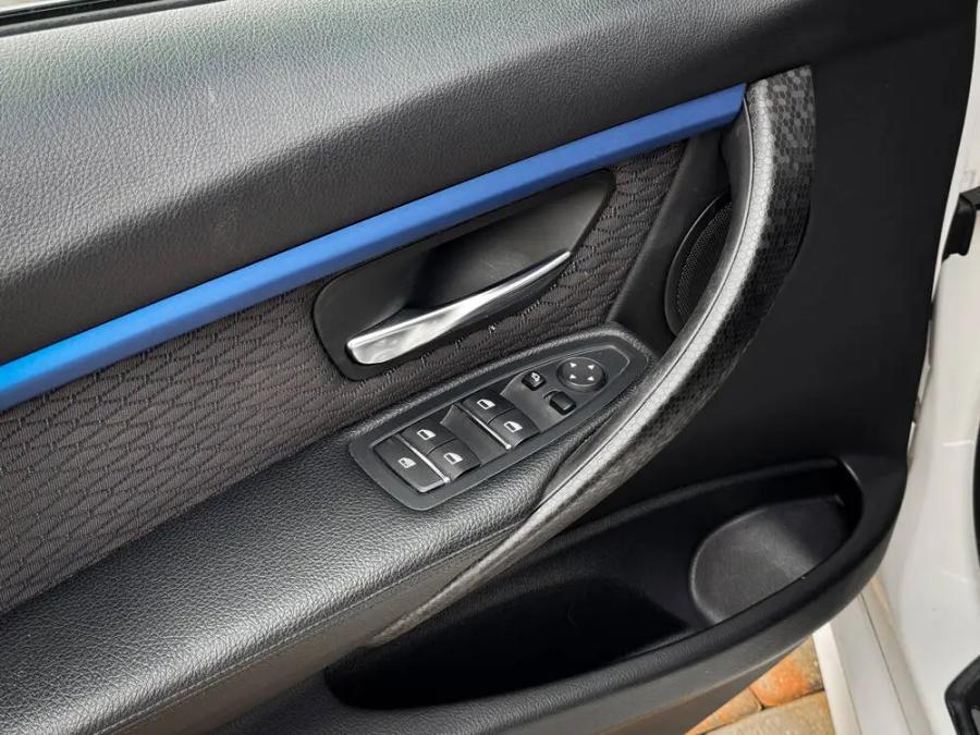 Balts BMW 320 2018 Rīga, ar dzinēja tilpumu 2.00 L un nobraukumu 151 tūkst. km par 11000 €, foto 20 vietnē AUTOMOTO.COM.LV