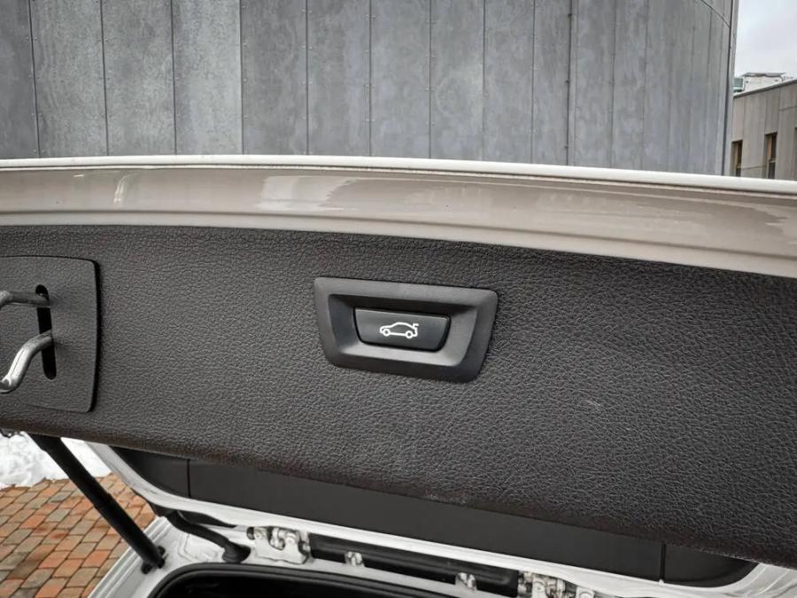 Balts BMW 320 2018 Rīga, ar dzinēja tilpumu 2.00 L un nobraukumu 151 tūkst. km par 11000 €, foto 27 vietnē AUTOMOTO.COM.LV