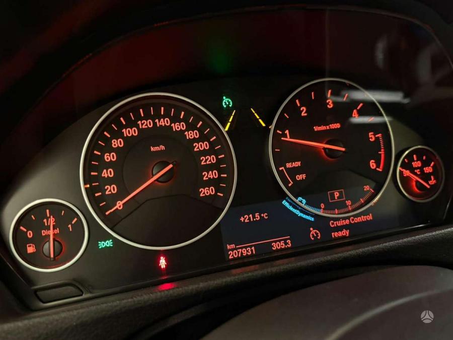 White BMW 320 2018 in Marijampole, with an engine capacity of 2.00 L and mileage of 208 thousand km for 12850 €, photo 4 on AUTOMOTO.COM.LV