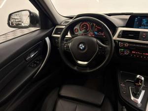 White BMW 320 2018 in Marijampole, with an engine capacity of 2.00 L and mileage of 208 thousand km for 12850 €, photo 17 on AUTOMOTO.COM.LV