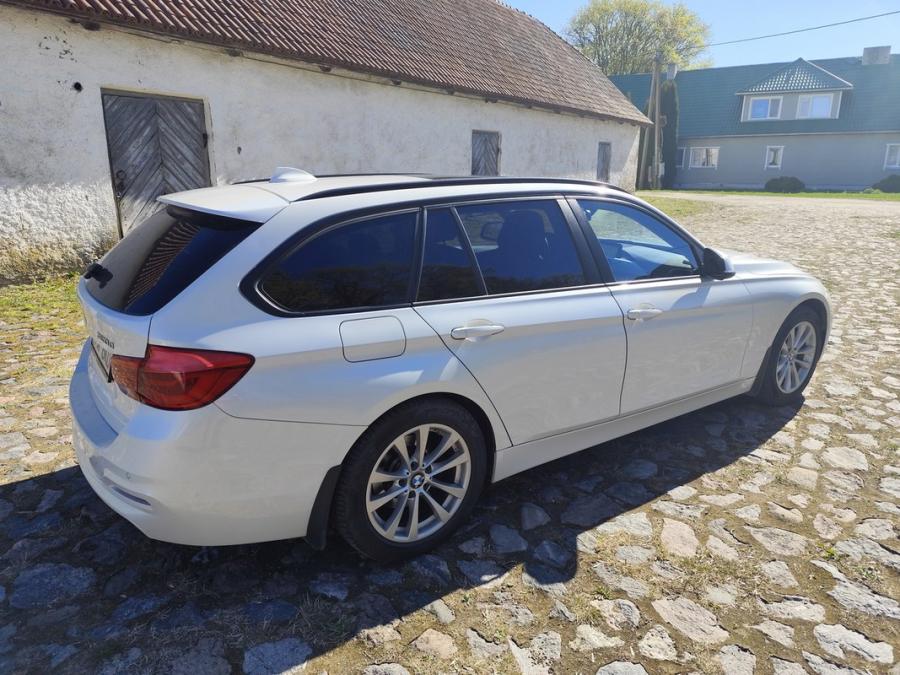 White BMW 320 2019 in Johvi, with an engine capacity of 2.00 L and mileage of 208 thousand km for 11600 €, photo 13 on AUTOMOTO.COM.LV