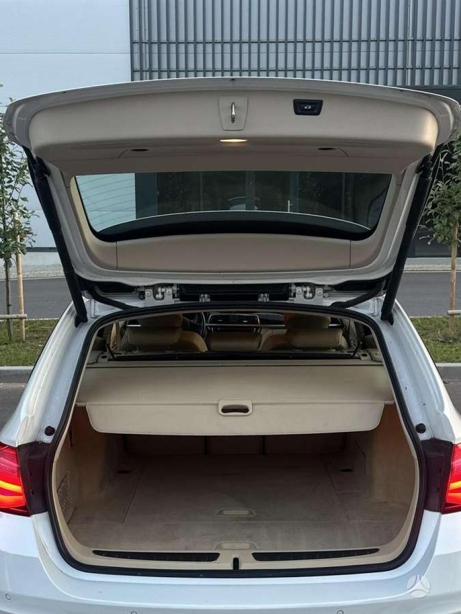 White BMW 320 2019 in Utena, with an engine capacity of 2.00 L and mileage of 204 thousand km for 11800 €, photo 16 on AUTOMOTO.COM.LV