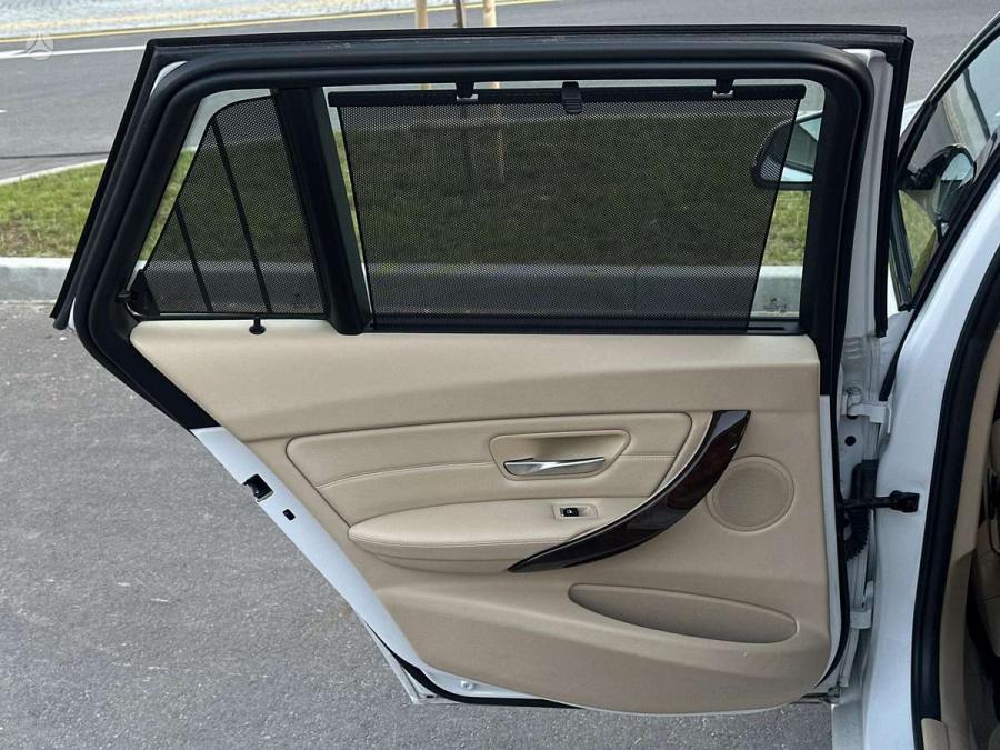 White BMW 320 2019 in Utena, with an engine capacity of 2.00 L and mileage of 204 thousand km for 11800 €, photo 18 on AUTOMOTO.COM.LV