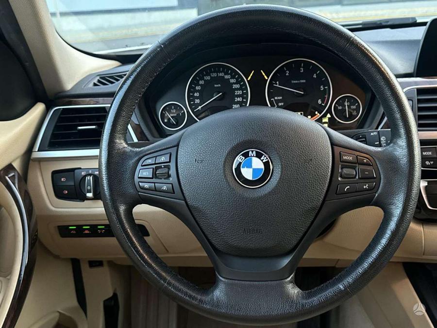 White BMW 320 2019 in Utena, with an engine capacity of 2.00 L and mileage of 204 thousand km for 11800 €, photo 29 on AUTOMOTO.COM.LV